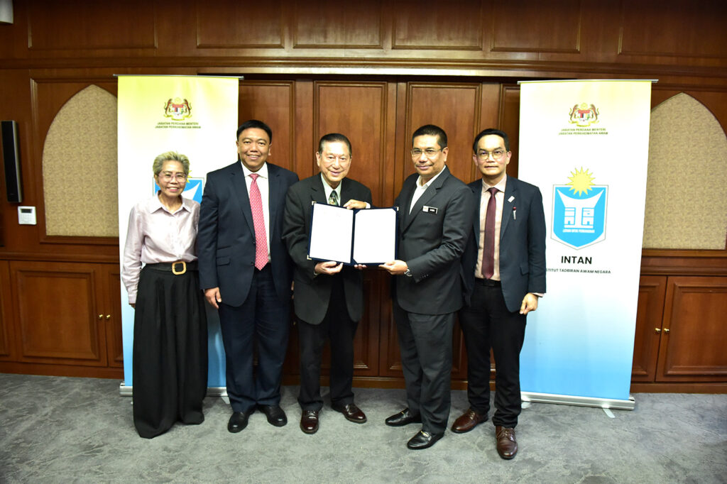 APEL.Q Pathway for Civil Servants: HELP University and INTAN ...