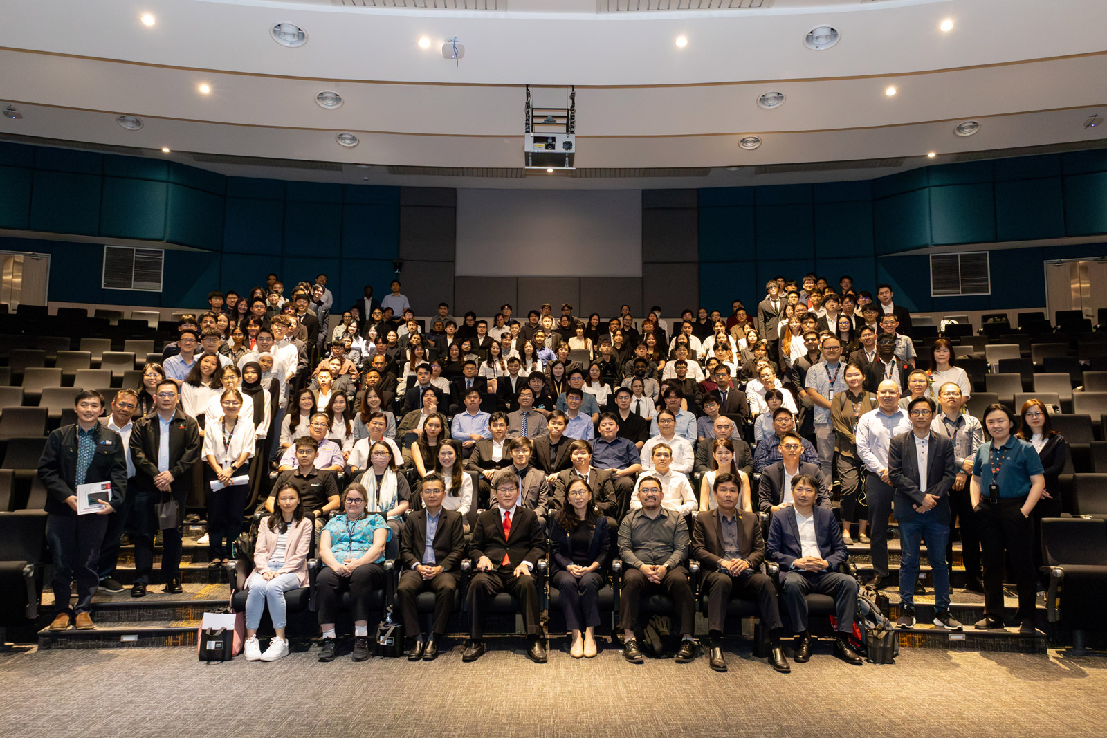Swinburne Sarawak Final Year Project Showcase: Enhancing Industry ...